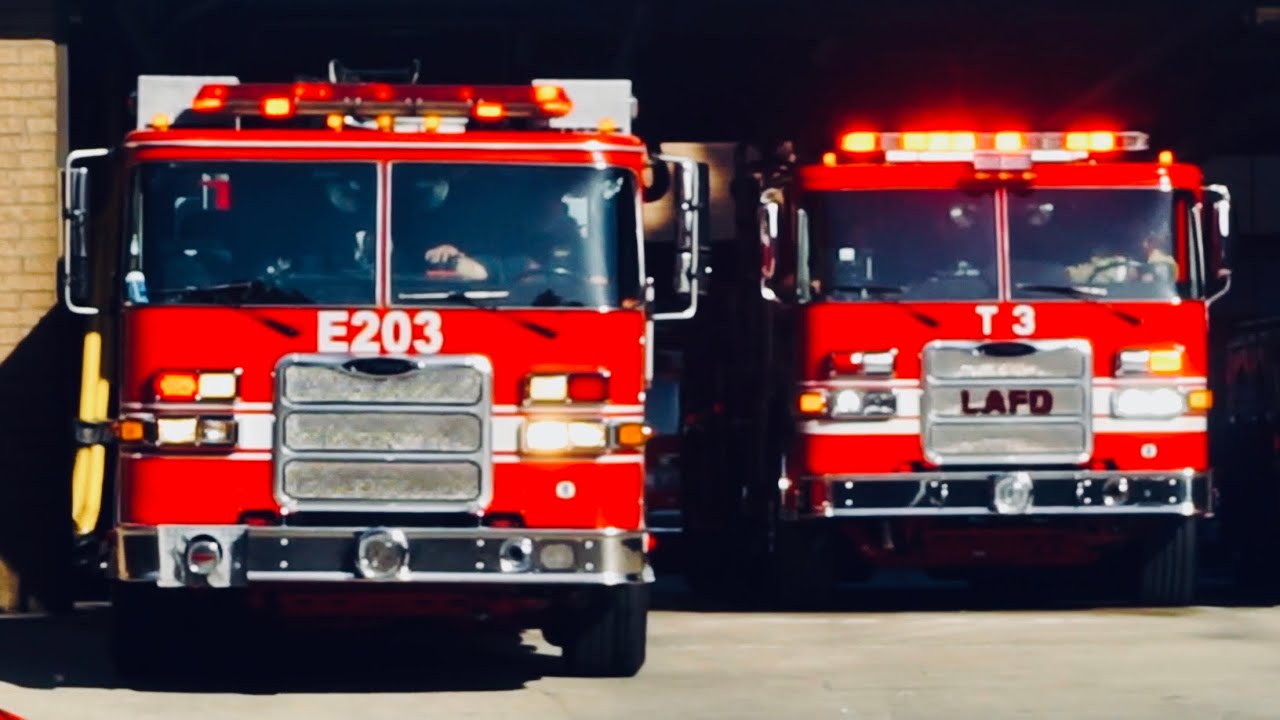 LAFD Light Force 3 & Engine 3 (reserve) Responding (Air Horn) - YouTube
