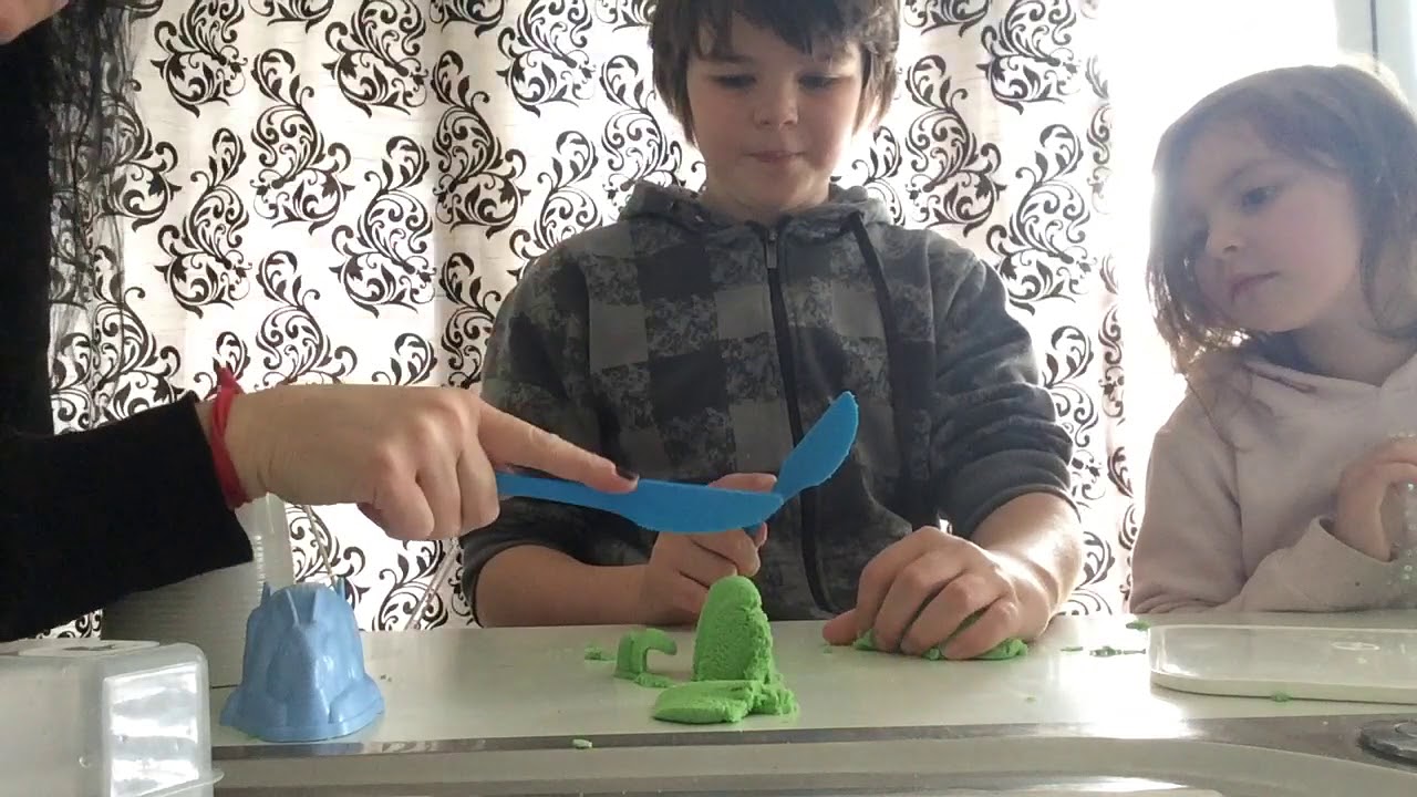 Flour tower challenge - YouTube