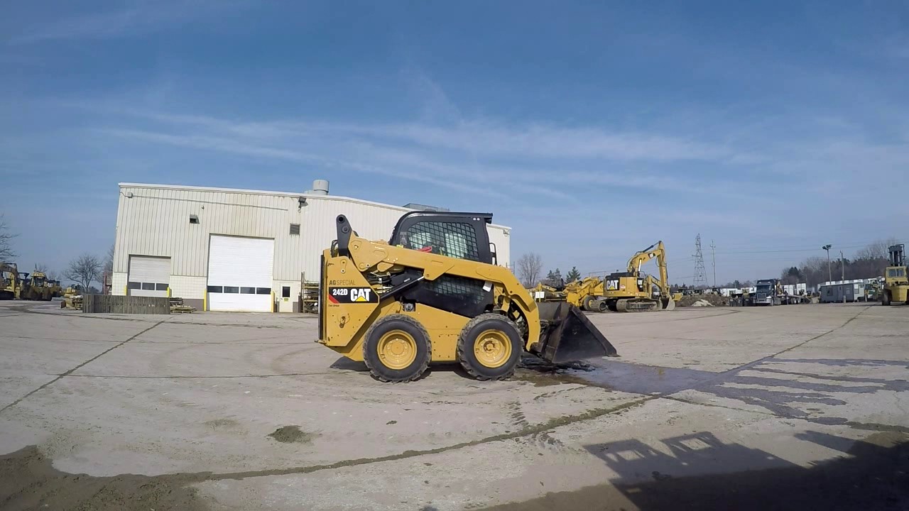 2015 CAT 242D SKID STEER LOADER - YouTube