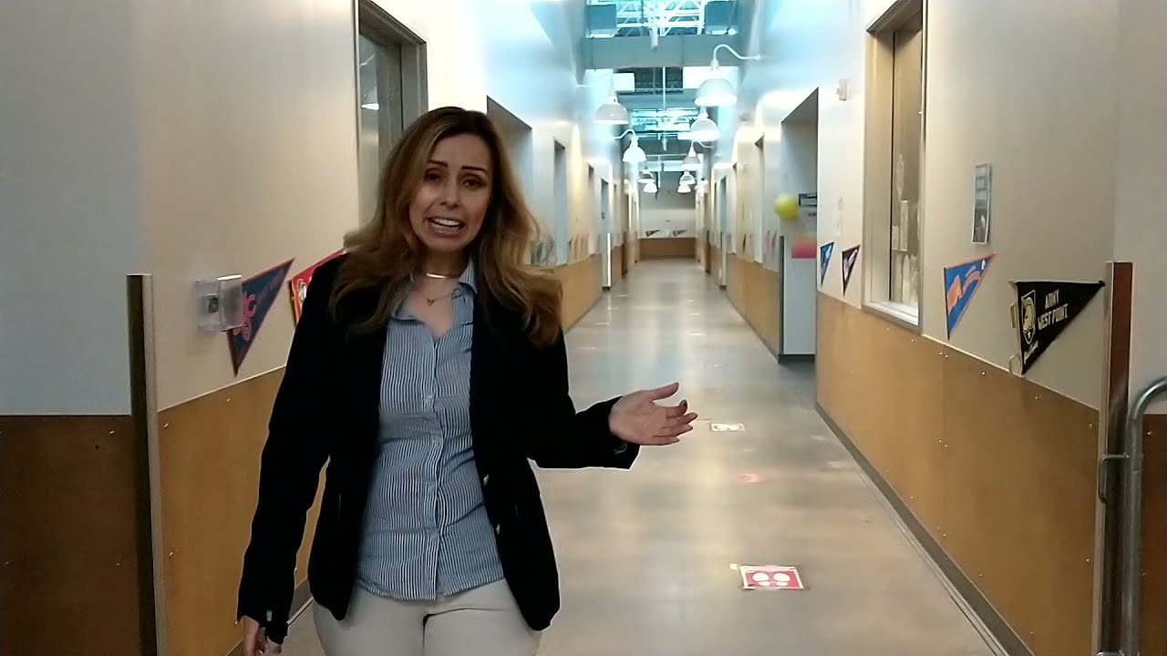 Conoce al personal de Wayside: Sci-Tech Middle School - YouTube