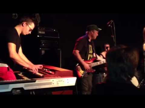 JLT & Come Taste The Band jamming Long Live Rockn Roll - YouTube