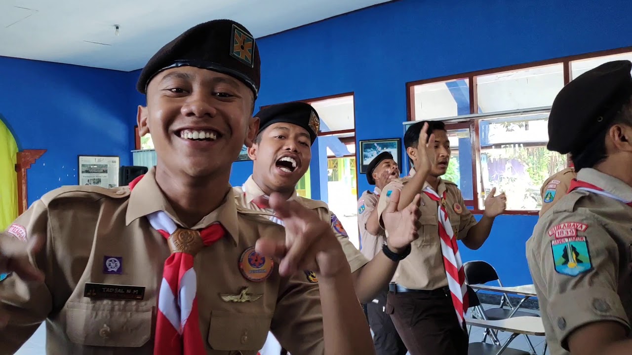 Brigade Penolong Jawa Timur - YouTube
