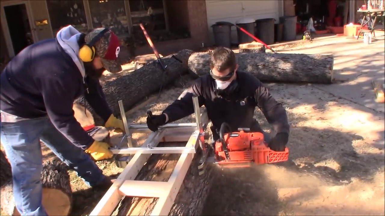 DIY oak chainsaw milling with Granberg Alaskan mill - YouTube