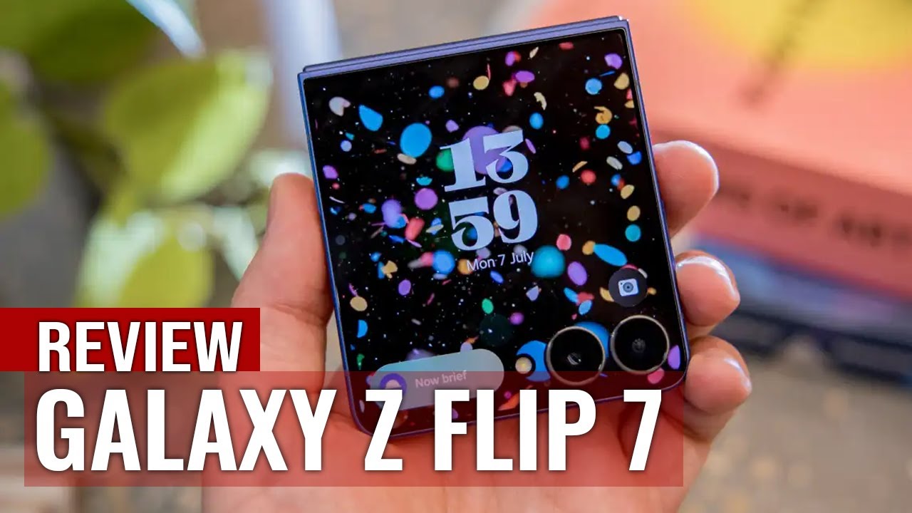 Samsung Galaxy Z Flip 7 Review: Better Than Razr Ultra? - YouTube
