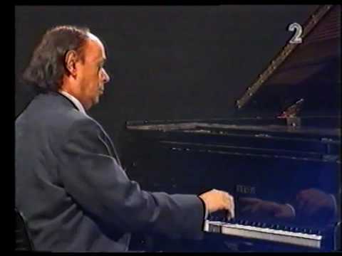 Τάκης Σούκας - "Μια ζωή μέσα στους δρόμους" - YouTube