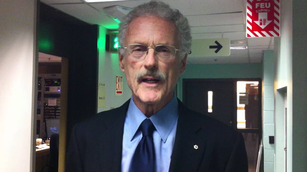 Hallway Interview: Film producer Jake Eberts shares his favourite on-set memory - YouTube