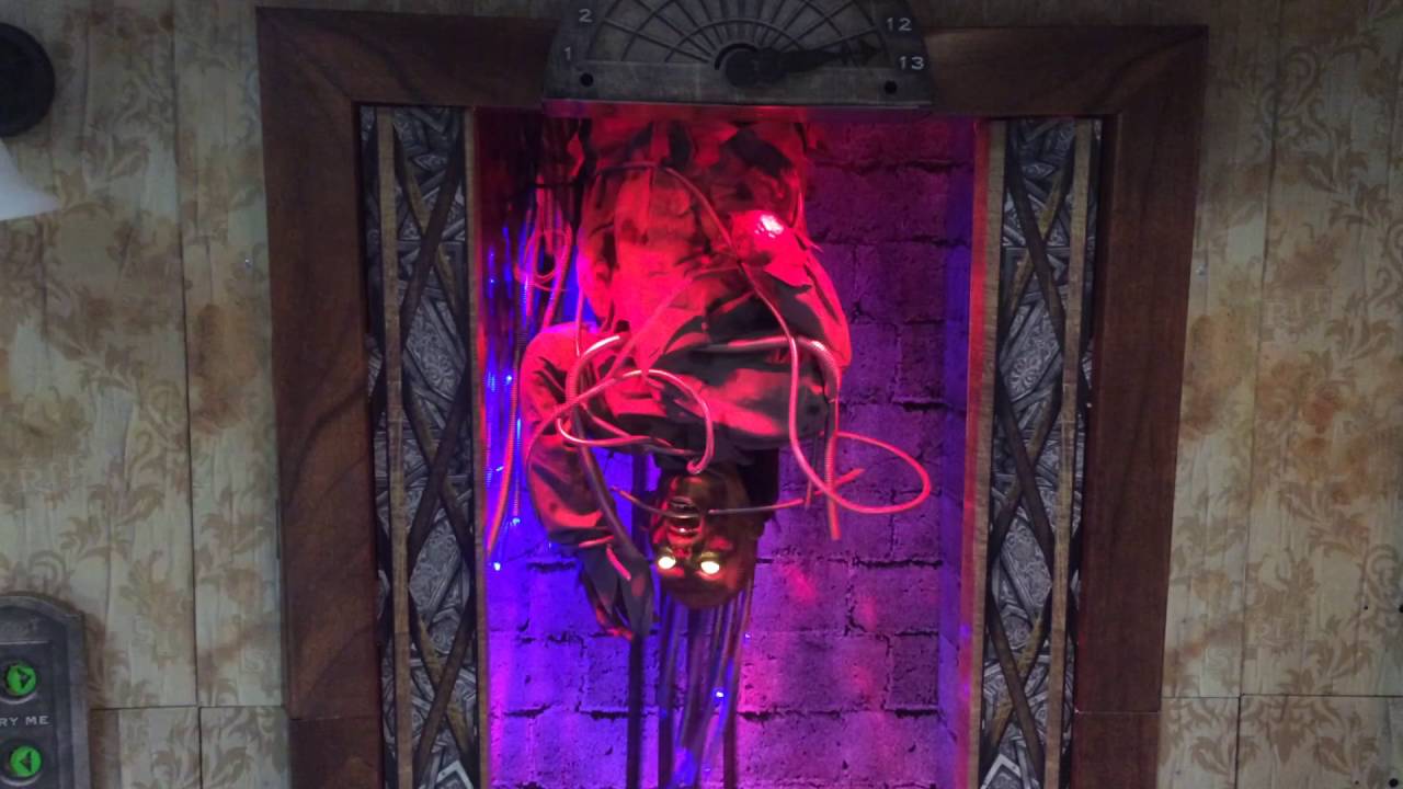 Spirit Halloween 2016 CC Electrified Corpse and Live Wires - YouTube