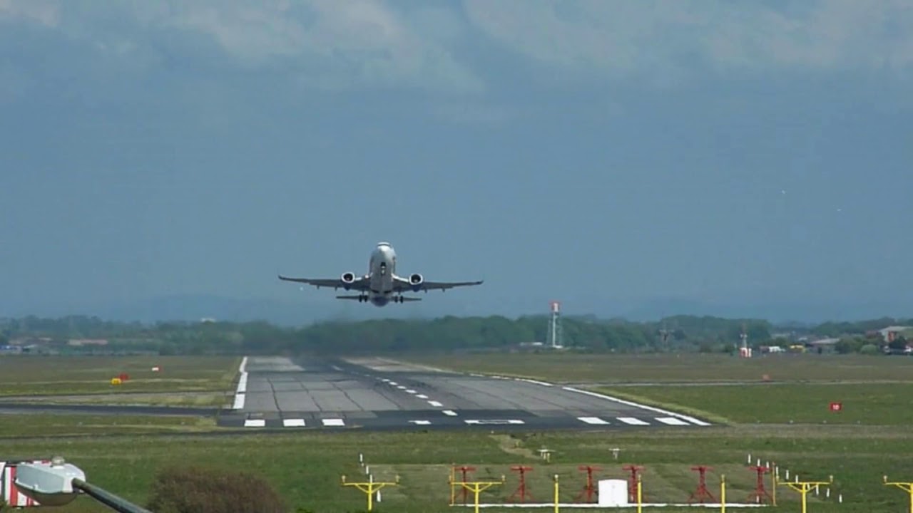 Blackpool Airport Jet - YouTube