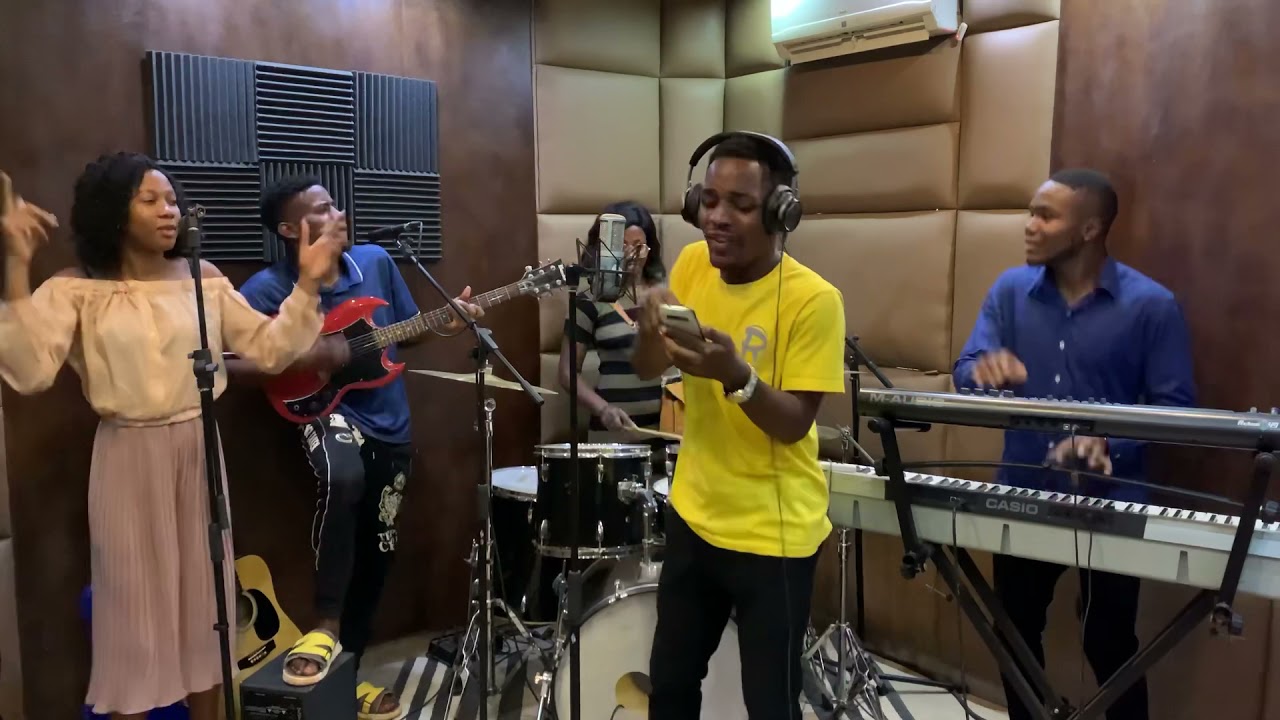 Générique Neil Cruz Comedie - YouTube