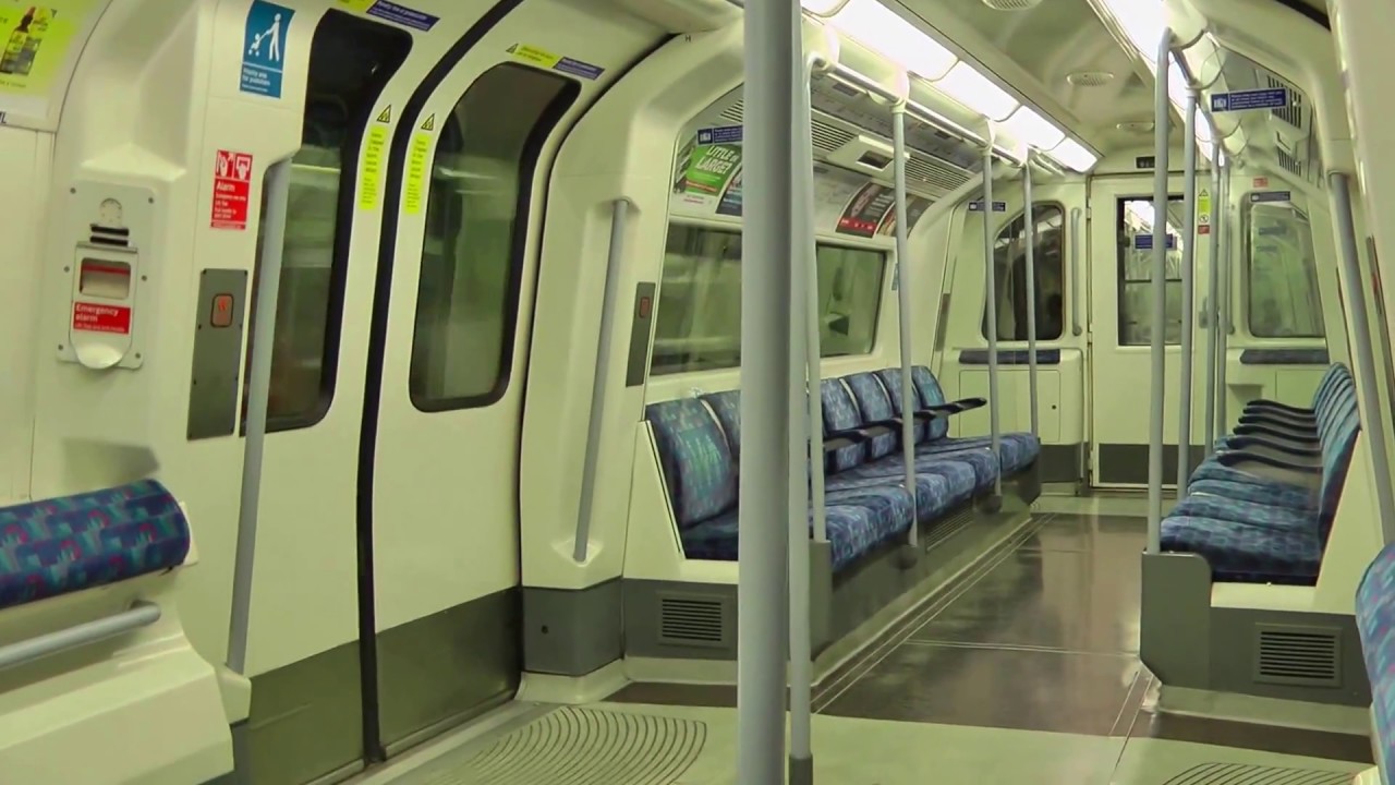 Journey on Refurbished Jubilee Line from Stratford to Canary Wharf ...