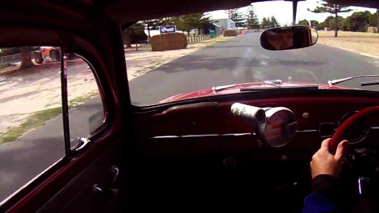 SES round 4 beetle crash - YouTube