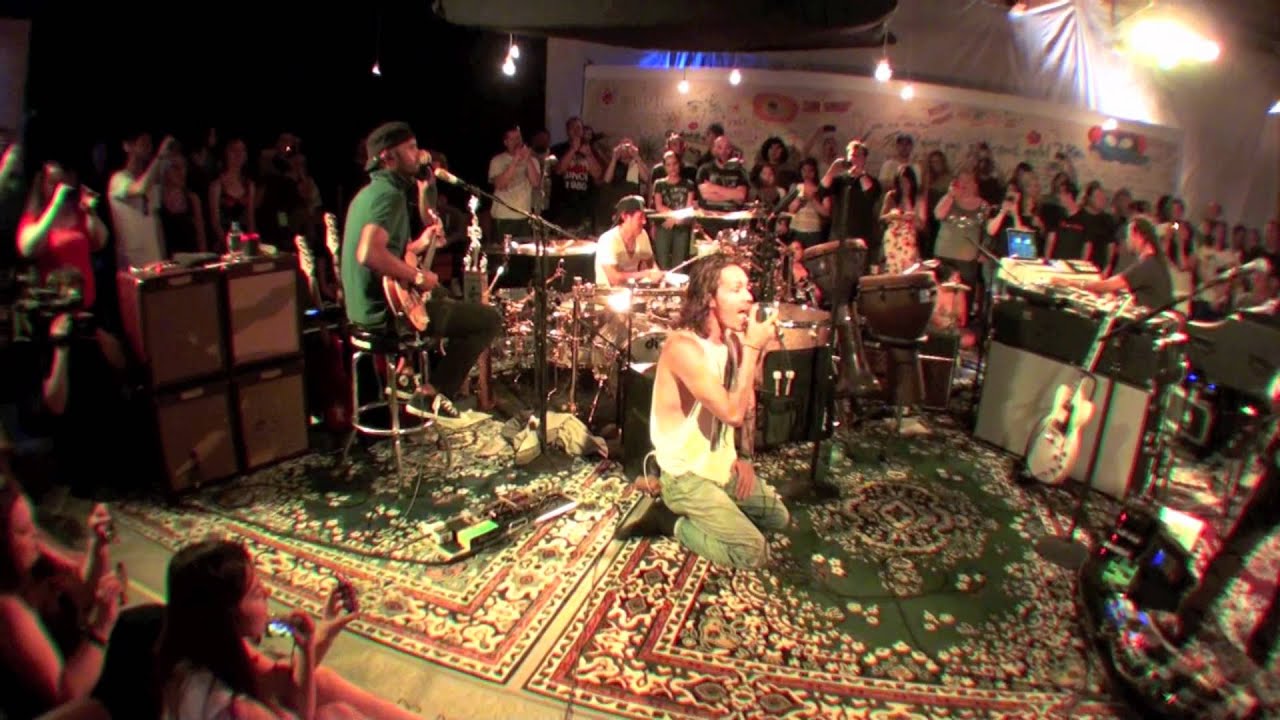 Incubus - Drive (LIVE at INCUBUS HQ) - YouTube