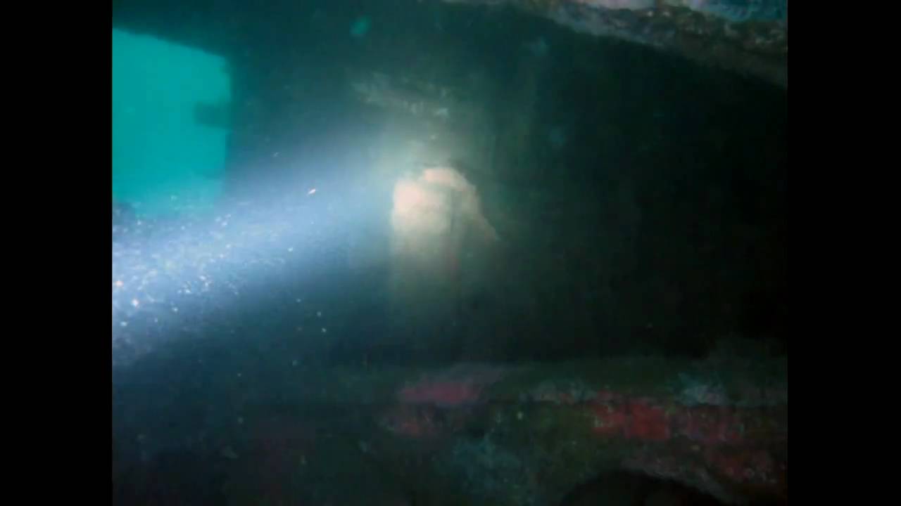 Diving the Forward Gun Turret of HMS Yukon - 10 Jan 2010 - YouTube