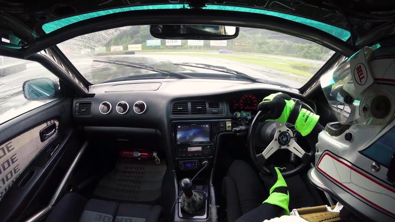 2019 NIKKO circuit 1093 track day wet tandem drft - YouTube