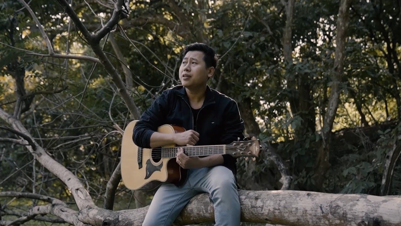 Min Htut - အတိတ်တစ္ဆေ [Official MV] - YouTube