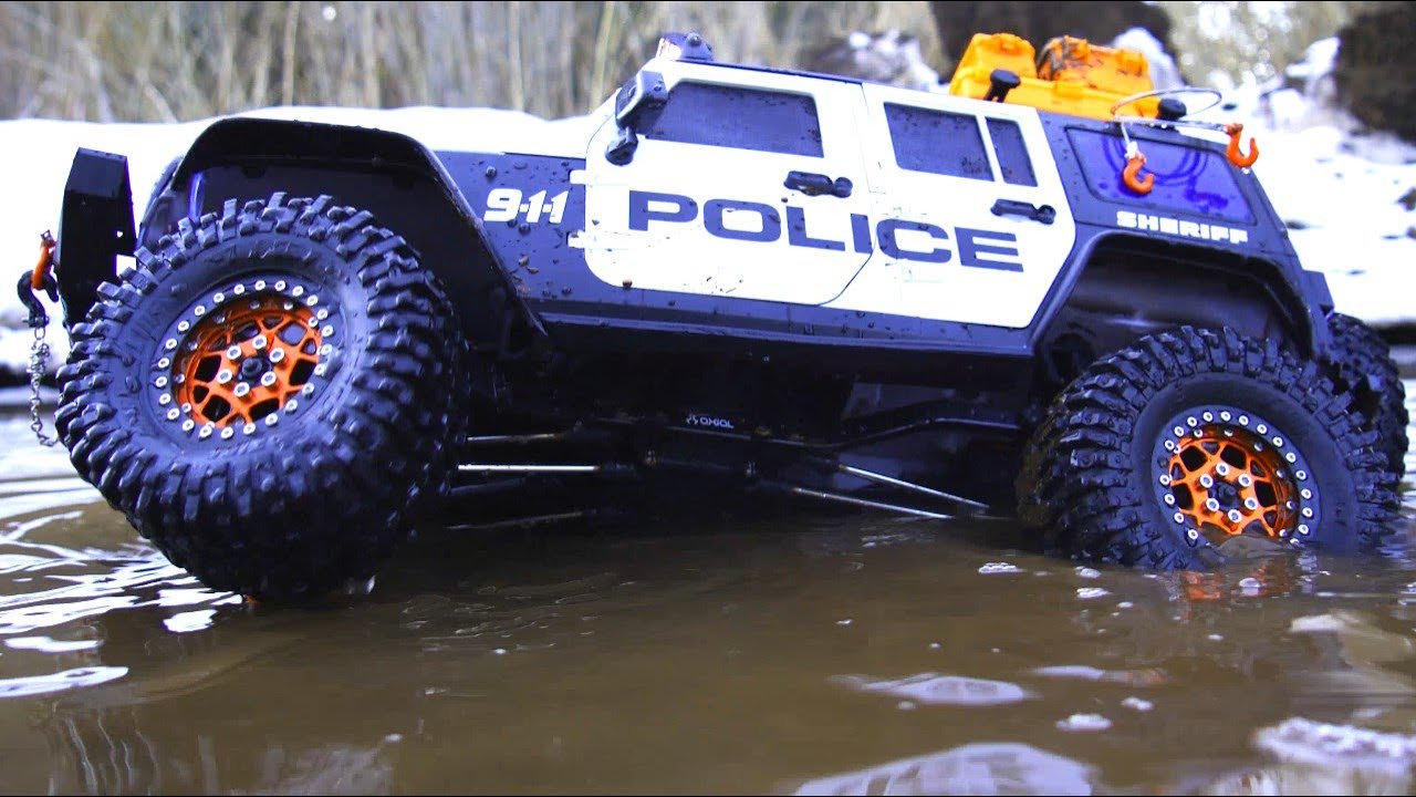 Rc car off road in ice water Jeep Wrangler Rubicon - YouTube