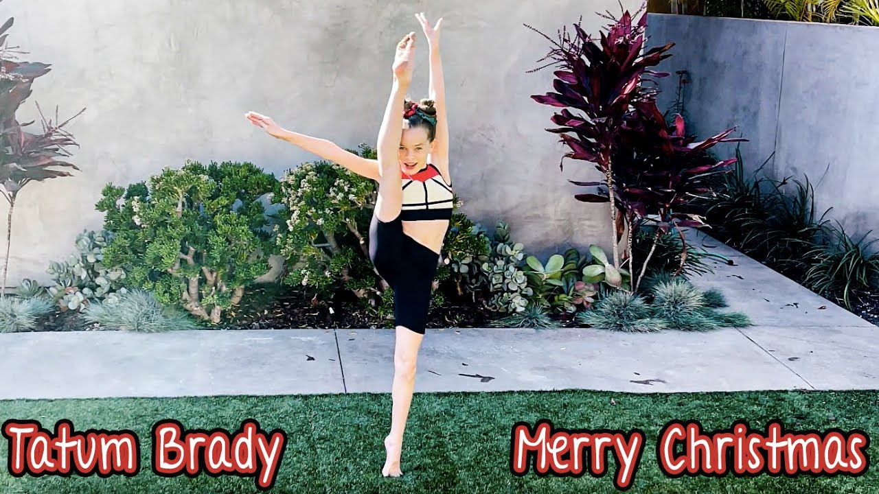Tatum Brady - Christmas Improv 2020 - YouTube