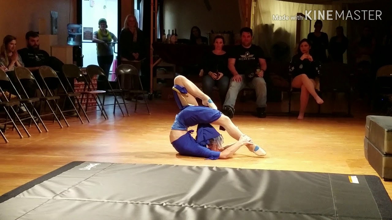 Winter winds contortion act - YouTube