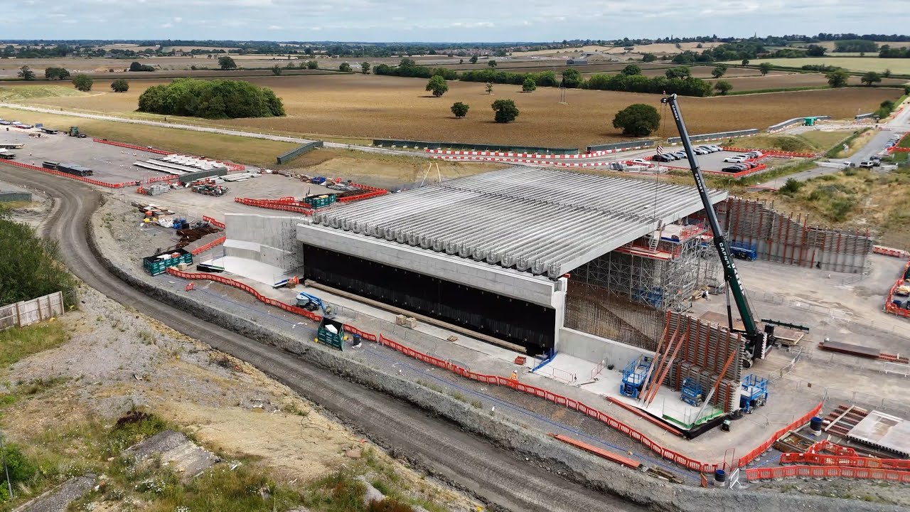 HS2 and East West Rail at Calvert July 2025 - YouTube