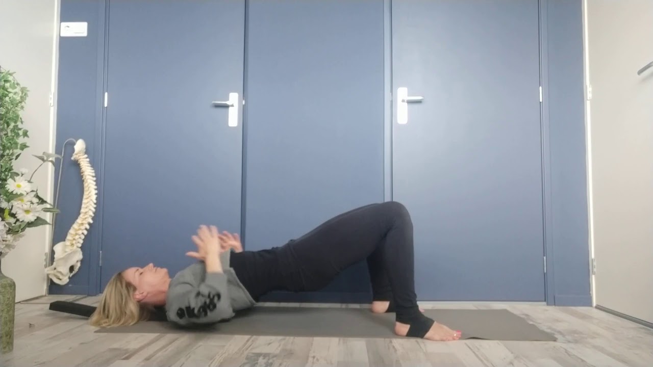 Critical Alignment Yoga wk 10. stripje C7 en meditatieve adem oefening ...