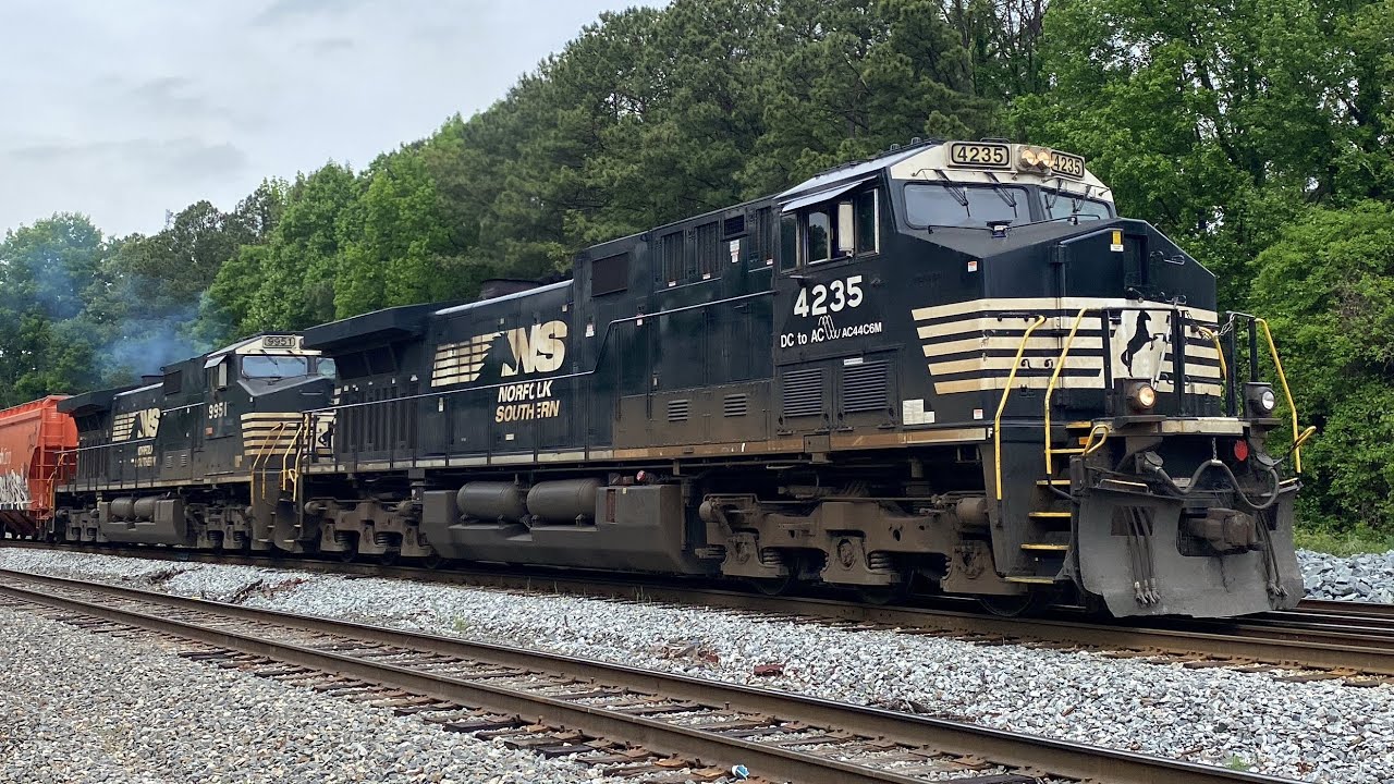 NS 4235 leads a long NS 12R diverging off the R line. 4-26-2024 - YouTube