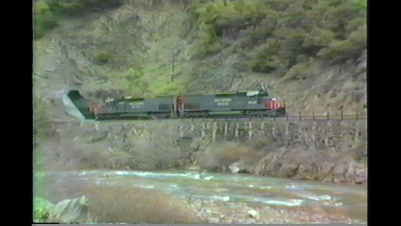 1037. 11 SOUTHERN PACIFIC SP 8542 Medford hauler at tunnel Oregon on ...