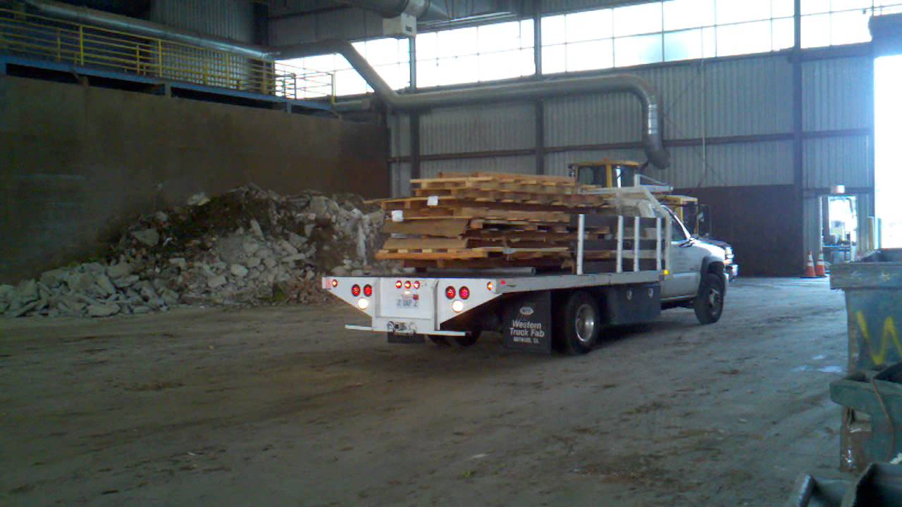 quickly unload flatbed truck - YouTube