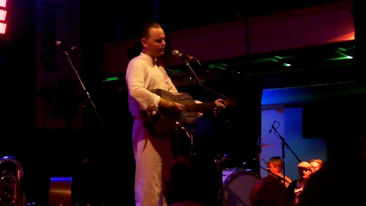 C.W. Stoneking - "Talking Lion Blues" @ TakeRoot, Groningen, september ...