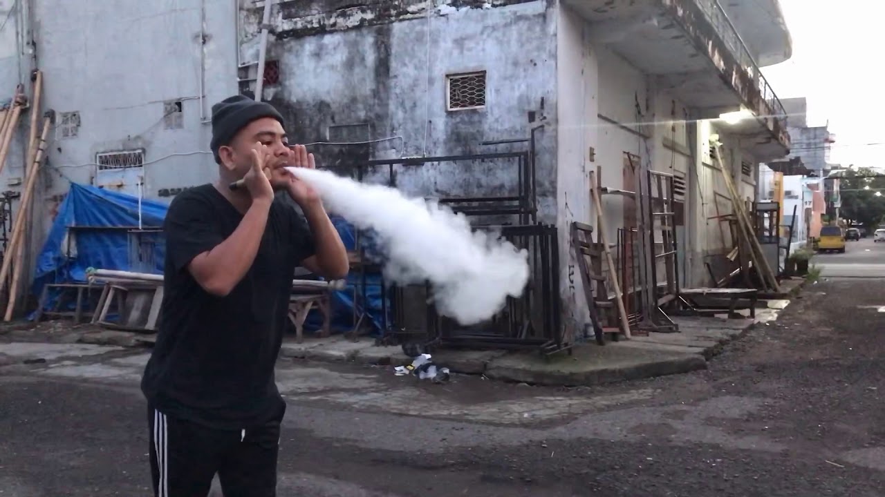 Outdoor vape tricks - YouTube