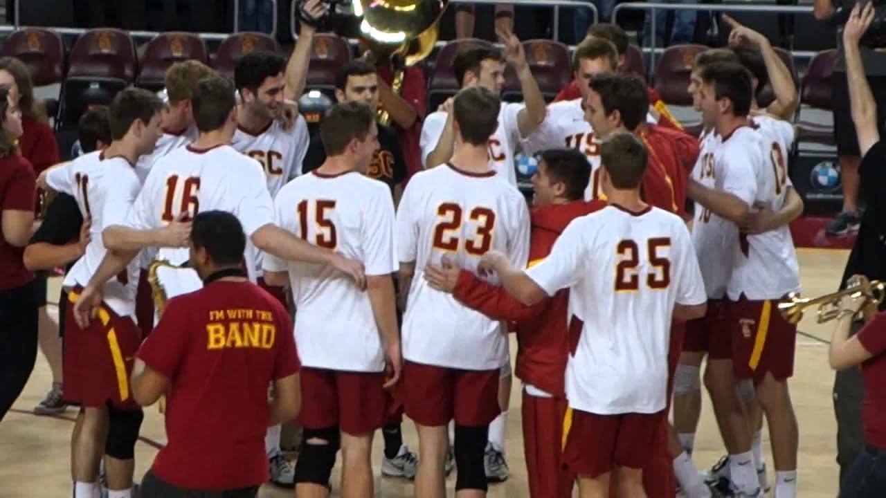 The USC Men's Volleyball Team Celebrates Its Victory over Hawaii - YouTube