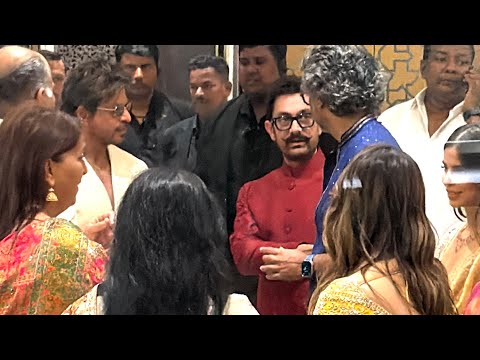 Aamir Khan Meet Shah Rukh Khan With Family At At #ArjunTendulkar Wedding Ceremony in Mumbai