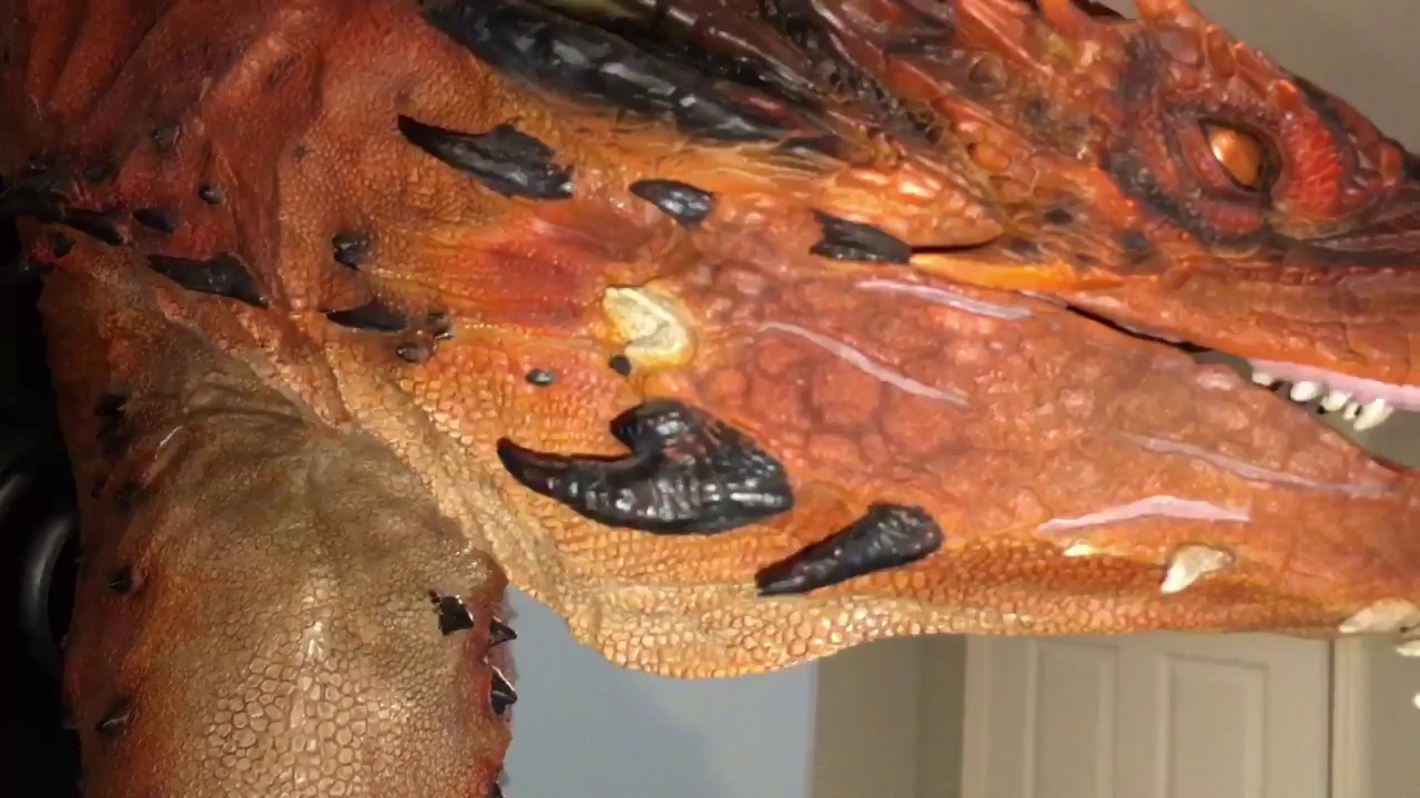 Weta Smaug bust statue unboxing review - YouTube