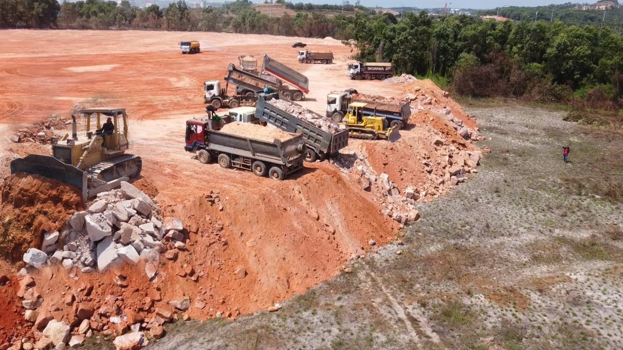 Great action Best project Extreme power Dozer working push soil/Stone ...