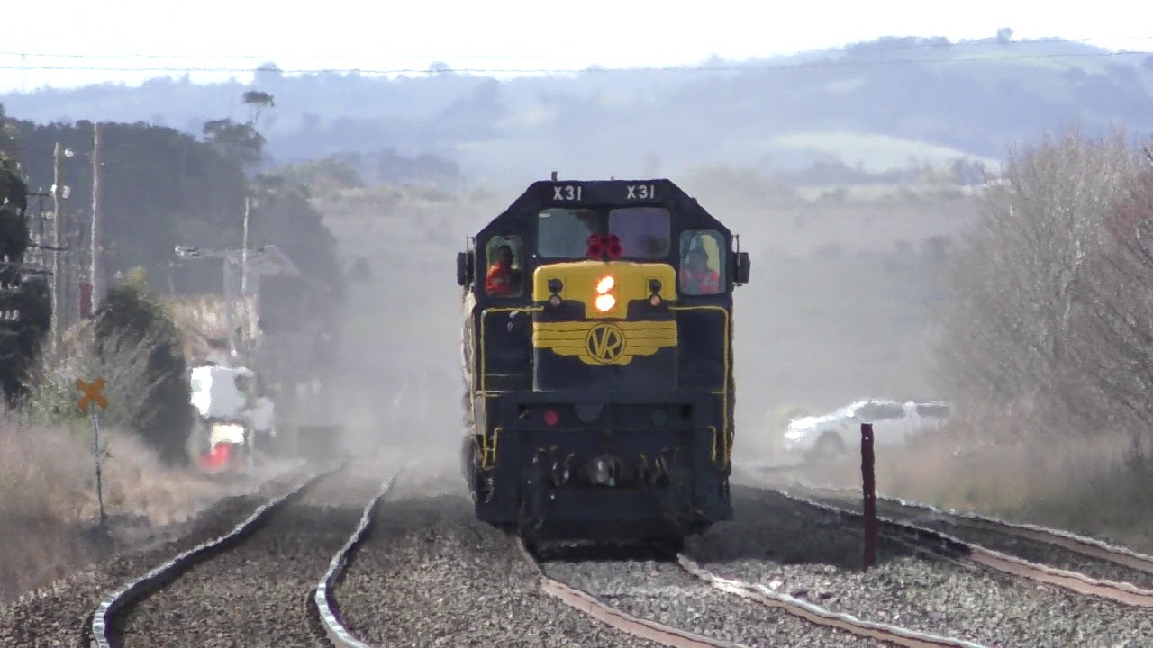 Victorian Railways X Class leading the Apex Train at Donnybrook - YouTube