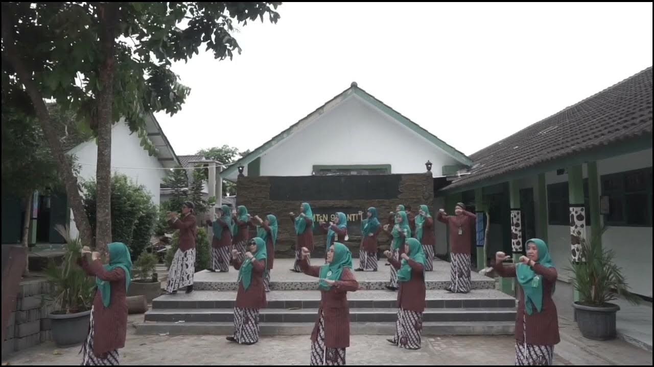 Yel Yel Semangat Mtsn 9 Bantul Menuju Sukses Zi Wbk Youtube