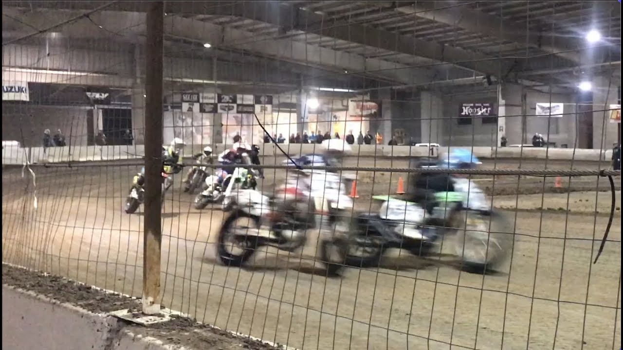 Saturday evening at the Salem Indoor Speedway - YouTube