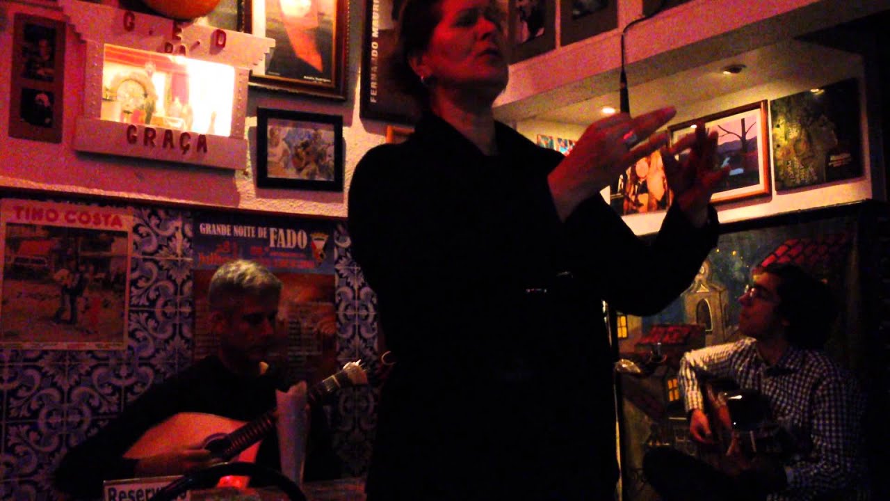 Fado en A Tasca do Jaime en Lisboa - YouTube