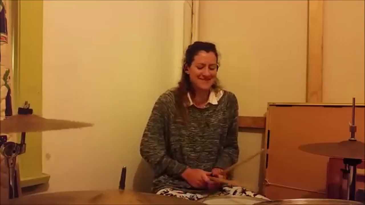 Susie good me play drums (Wings Intro) - YouTube