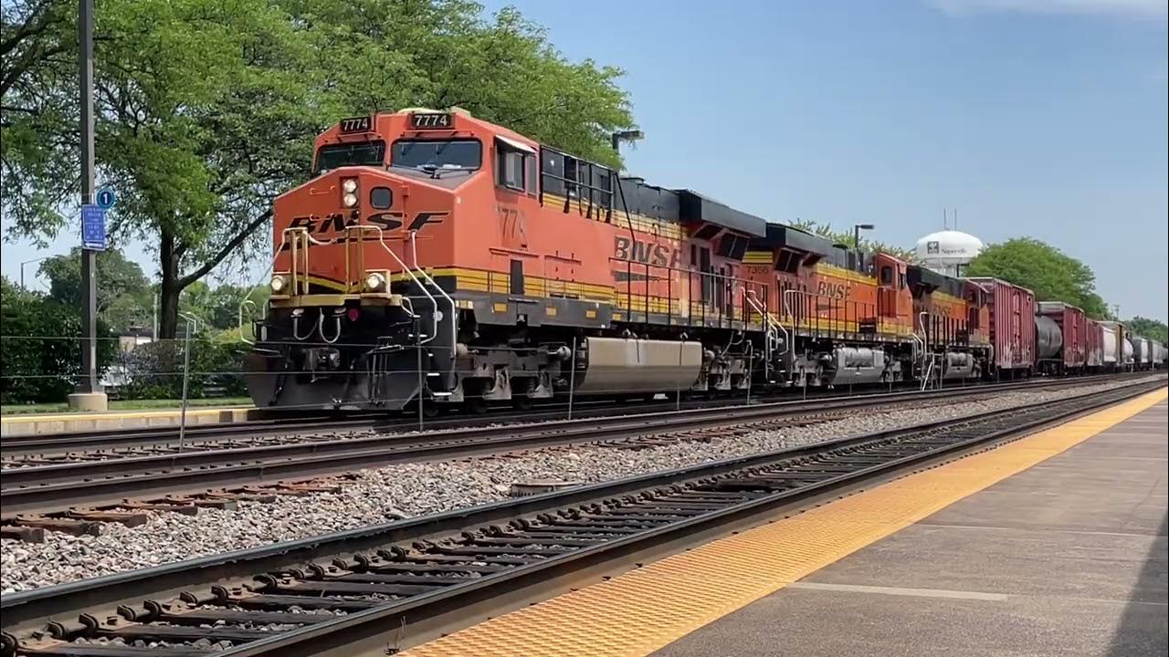 Naperville Railfanning - YouTube