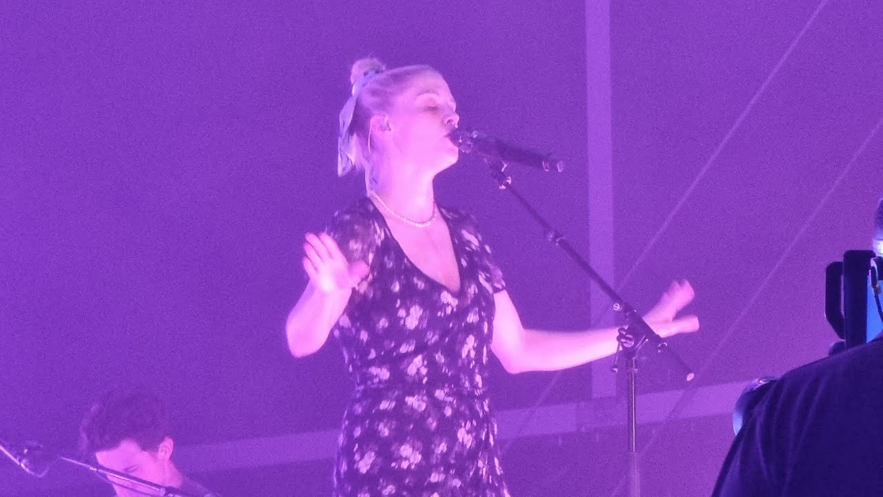 London Grammar - Lord it's a feeling - Athens 11/7/2025 - YouTube