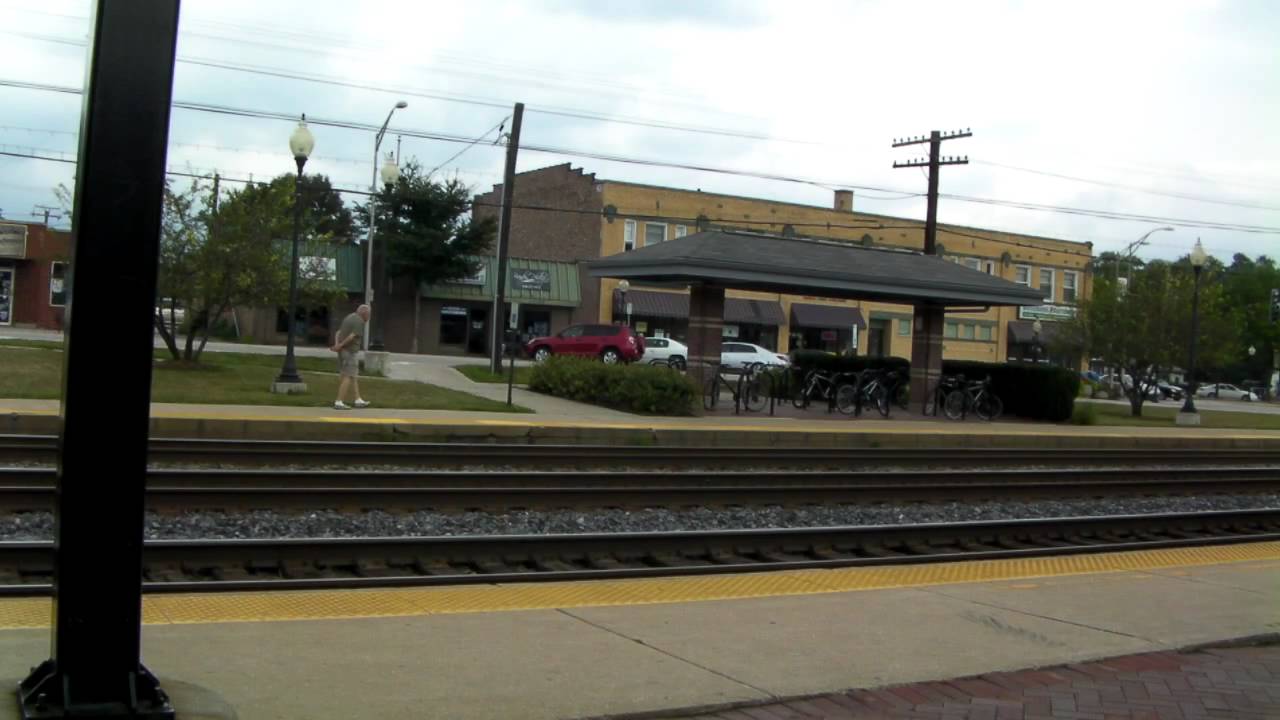 Metra 200 West - Westmont, IL - YouTube