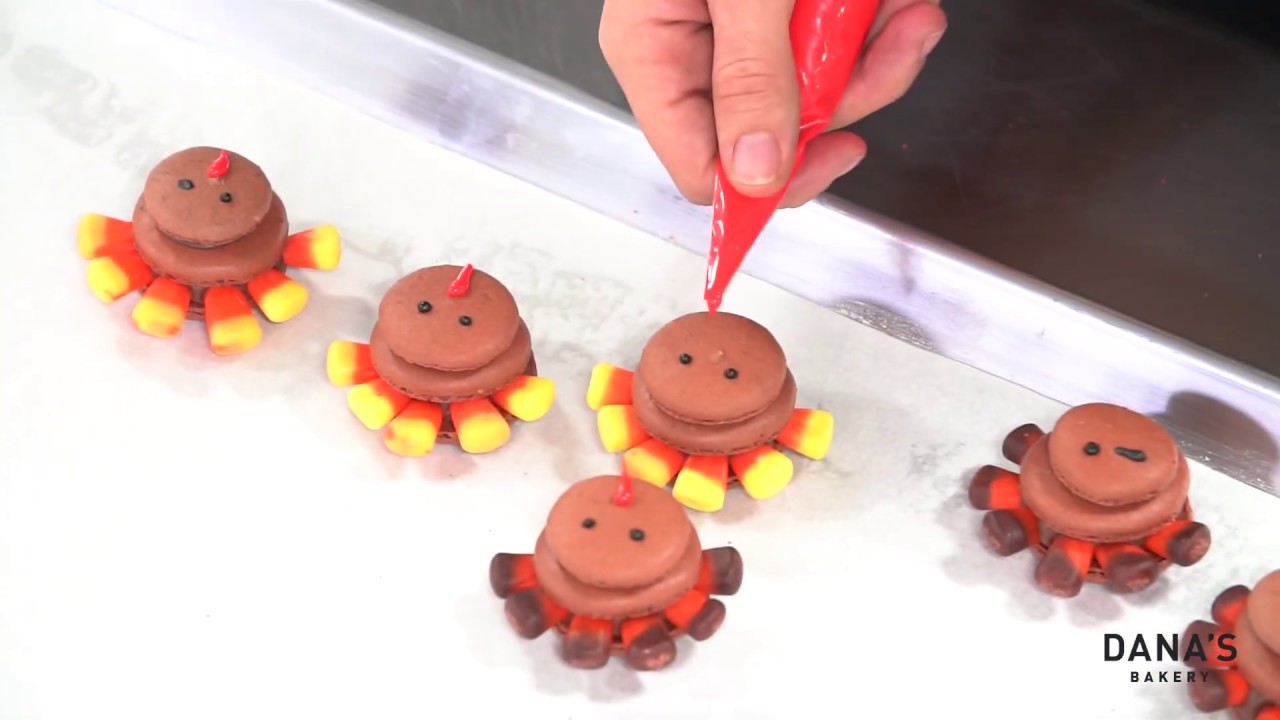How to make cute Turkey Macarons for Thanksgiving 💛 - YouTube