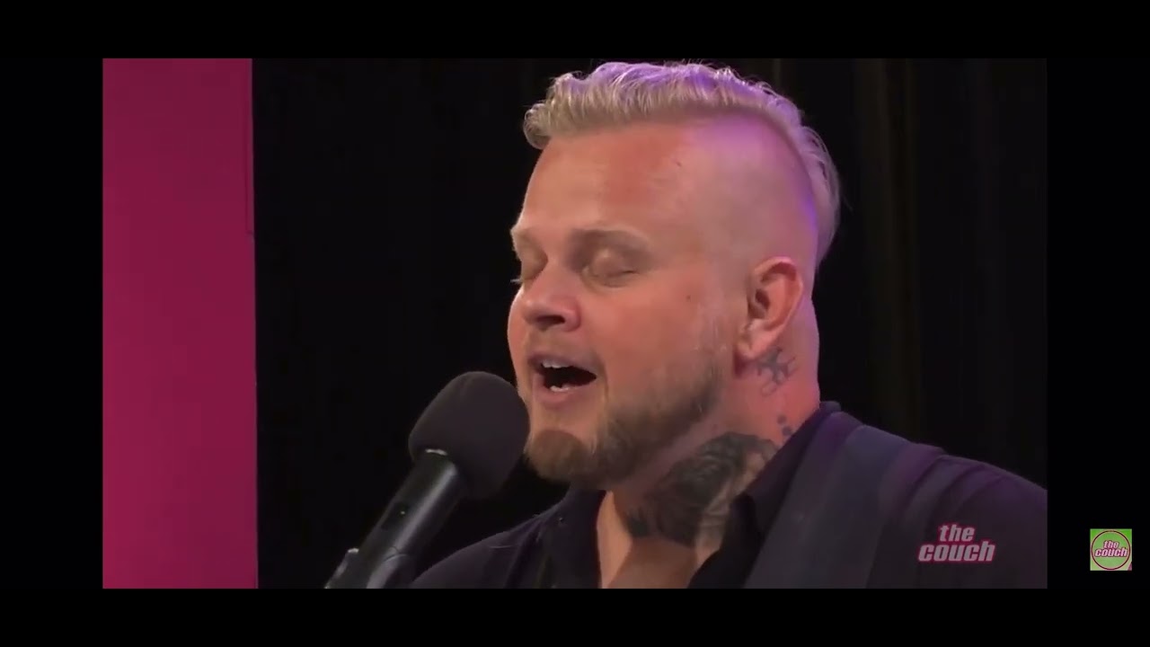 Matt Gresham performing “Grace” live @TheCouchTV a snippet from episode 766 🙏 - YouTube
