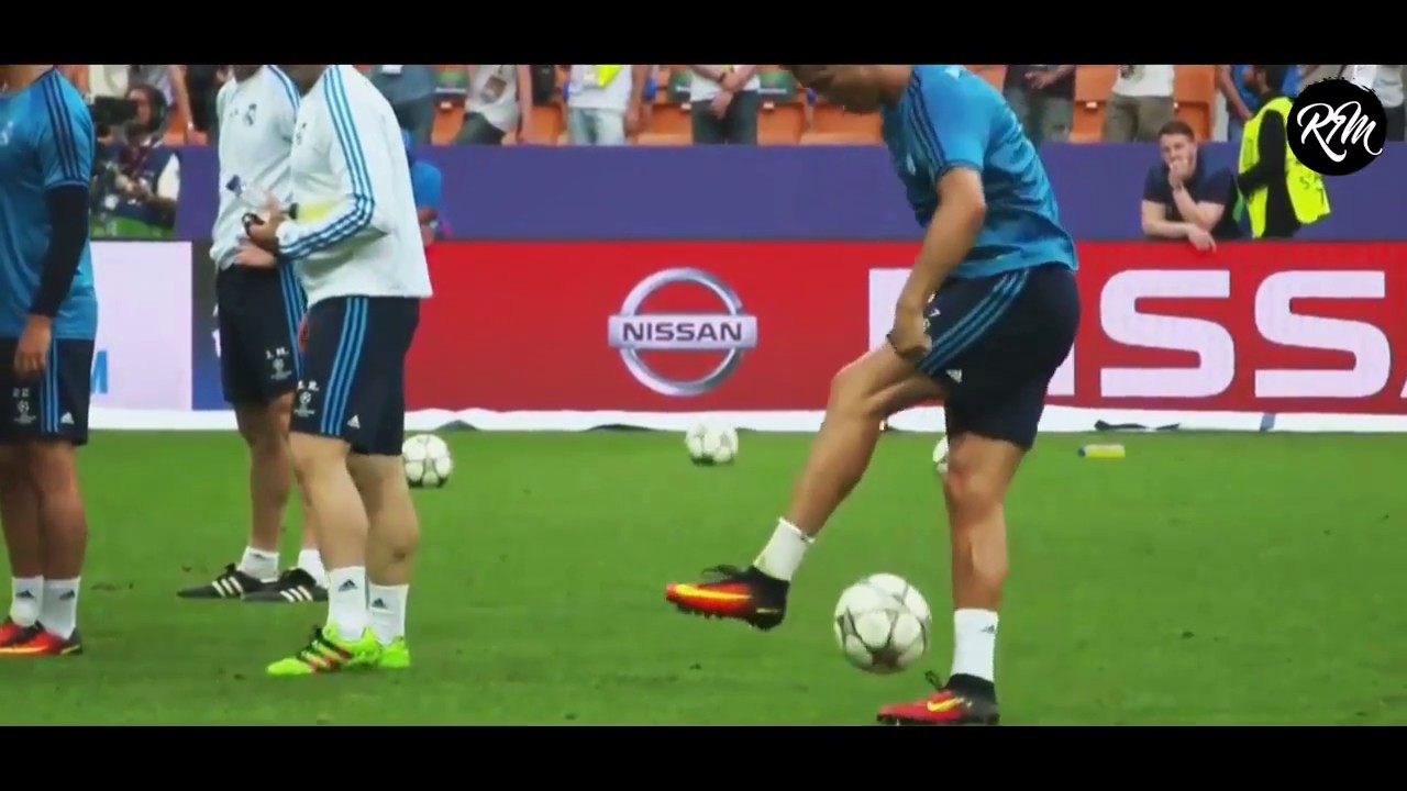 Cristiano Ronaldo In Training-Skills Tricks Freestyle HD 2017 - YouTube