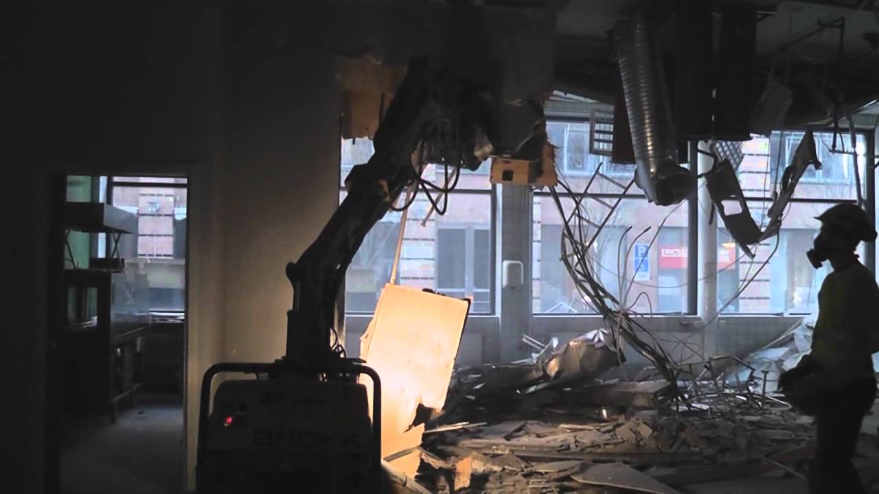 B90 soft demolition with sorting grapple - YouTube
