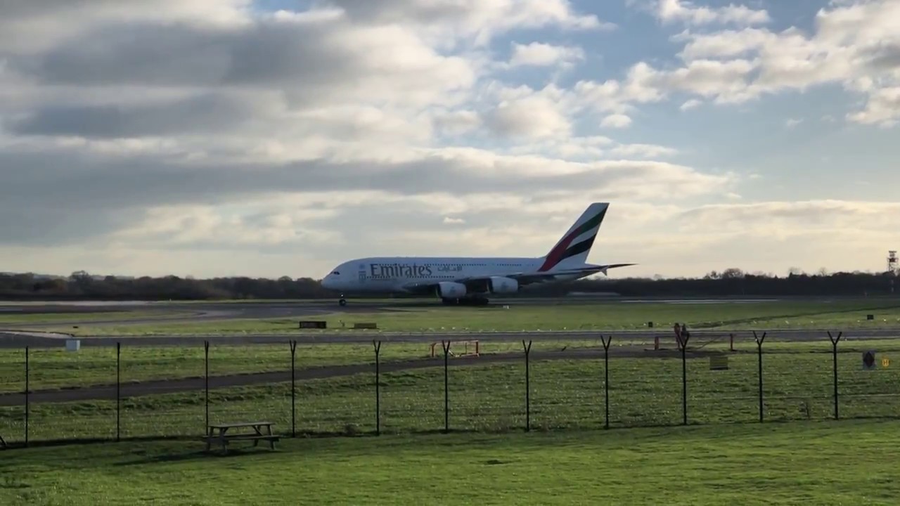 A380 Emirates taking off from Manchester Airport - 01/12/17 - YouTube