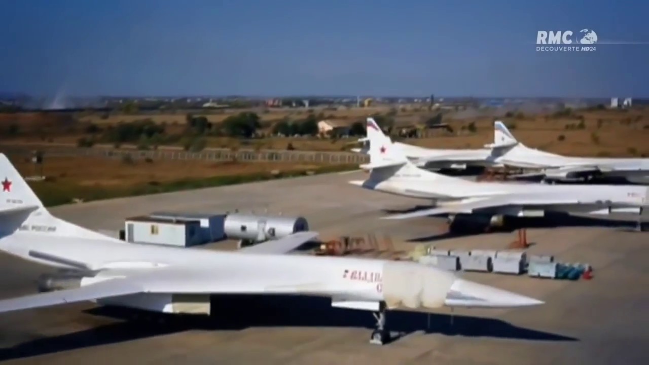 Tupolev Tu-160 Blackjack - YouTube