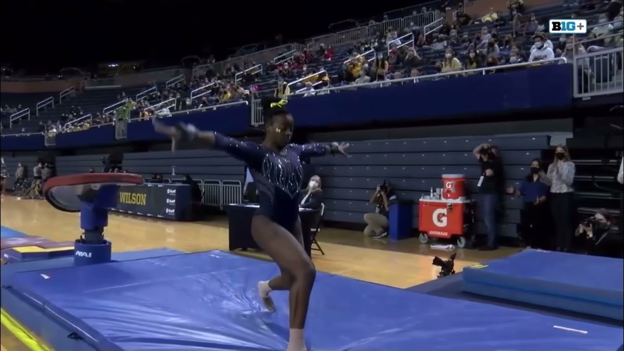 Gabby Wilson Vault Michigan vs Georgia 2022 9.875 - YouTube