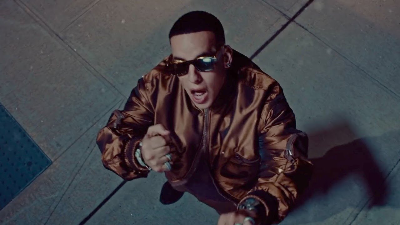 Daddy Yankee "Enchuletiao" (Video Musical) - YouTube