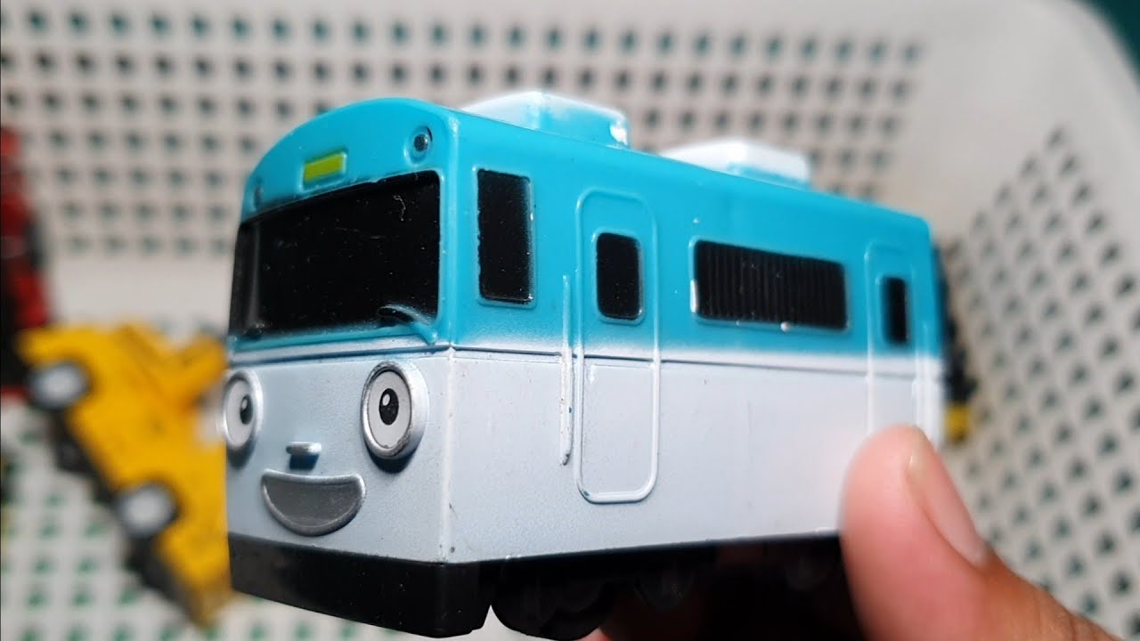 Berburu mainan kereta api Eric, robocar poli, tayo, Thomas, dan titipo ...